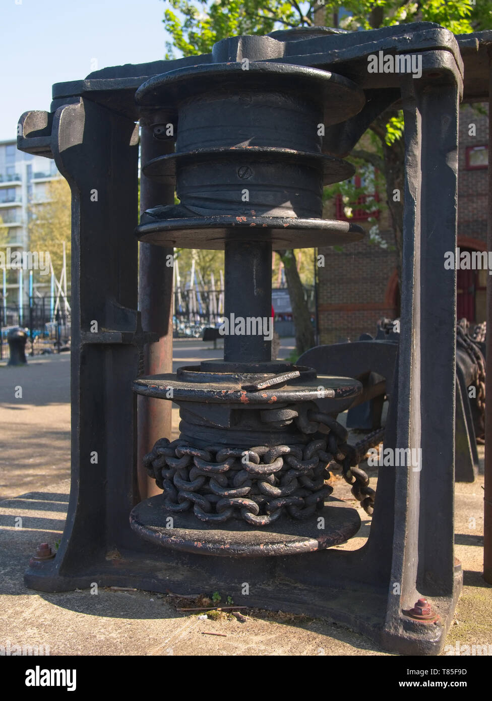 Ships capstan hi-res stock photography and images - Alamy