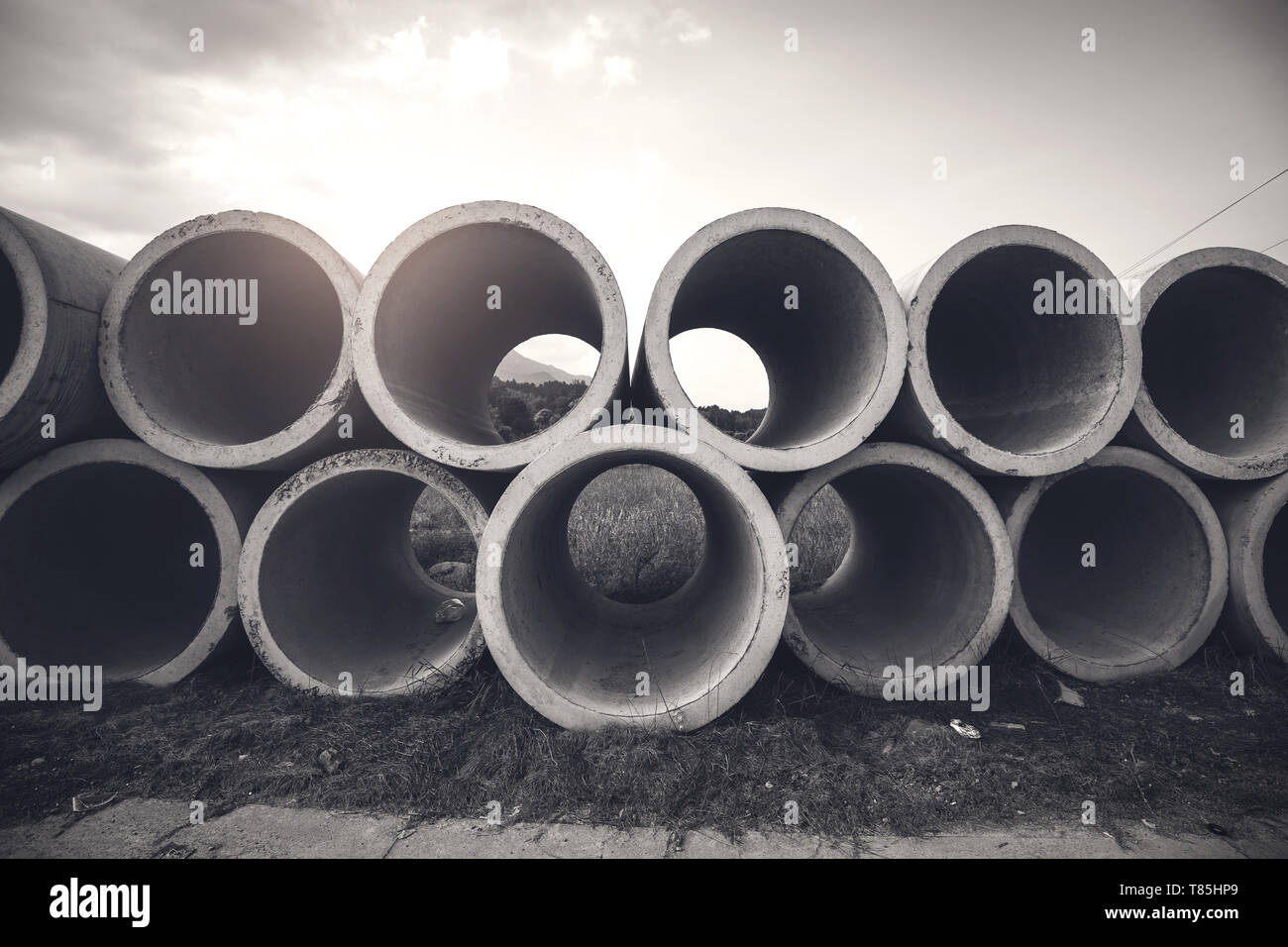 Concrete water pipe hi-res stock photography and images - Alamy