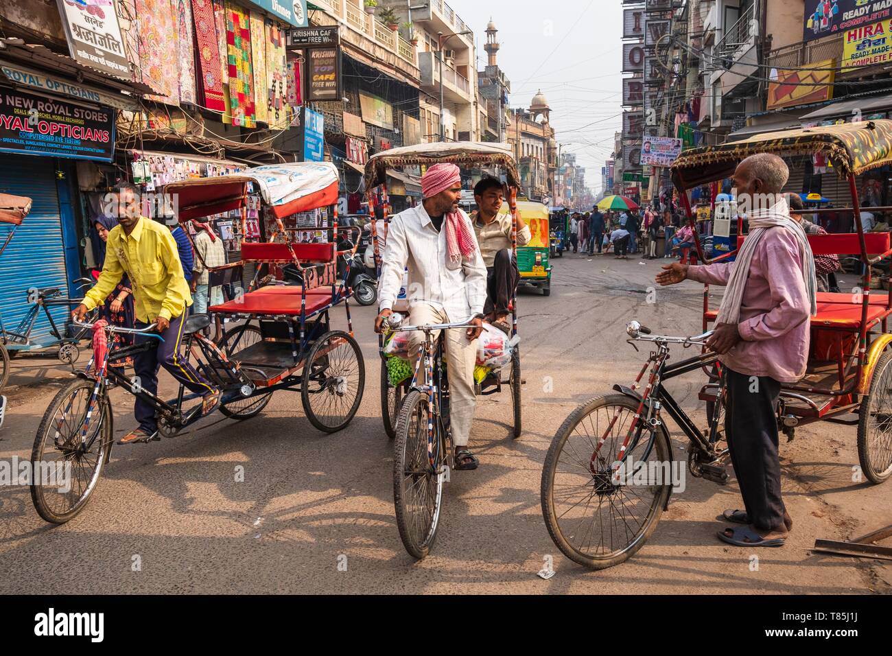Cycle rickshaw in india hi-res stock photography and images - Alamy