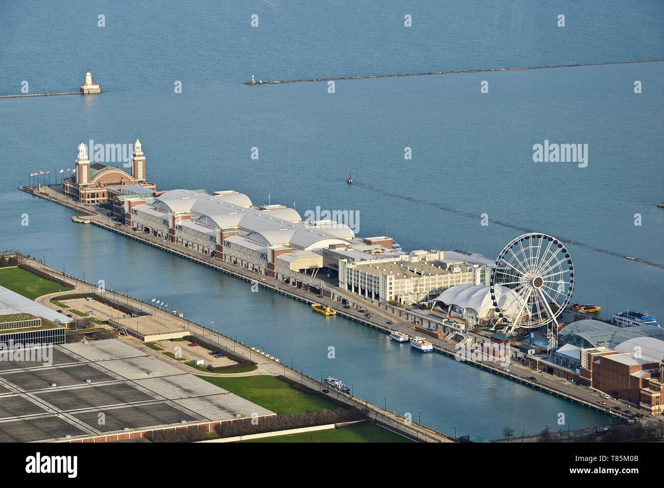 The iconic Chicago Navy Pier in Lake Michigan along the Chicago ...