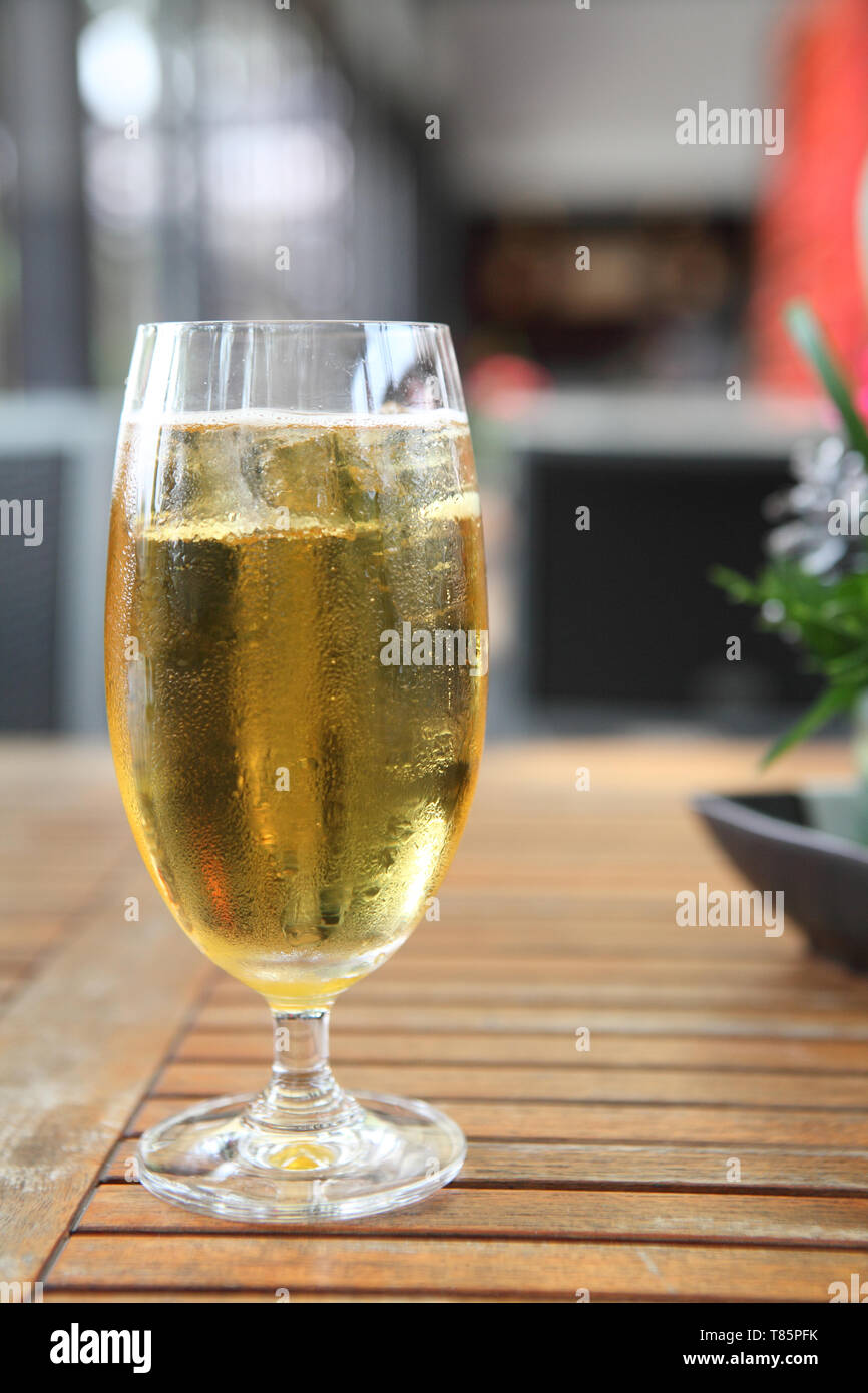 Tavern draft beer mug hi-res stock photography and images - Alamy