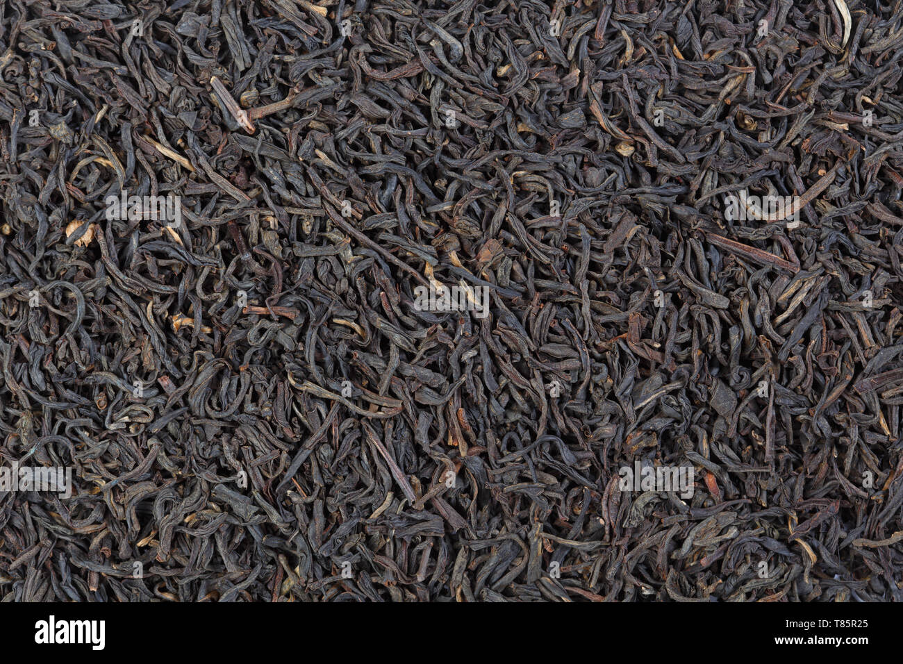 Mix of Chinese black tea Keemun and black alpine Ceylon tea Stock Photo ...