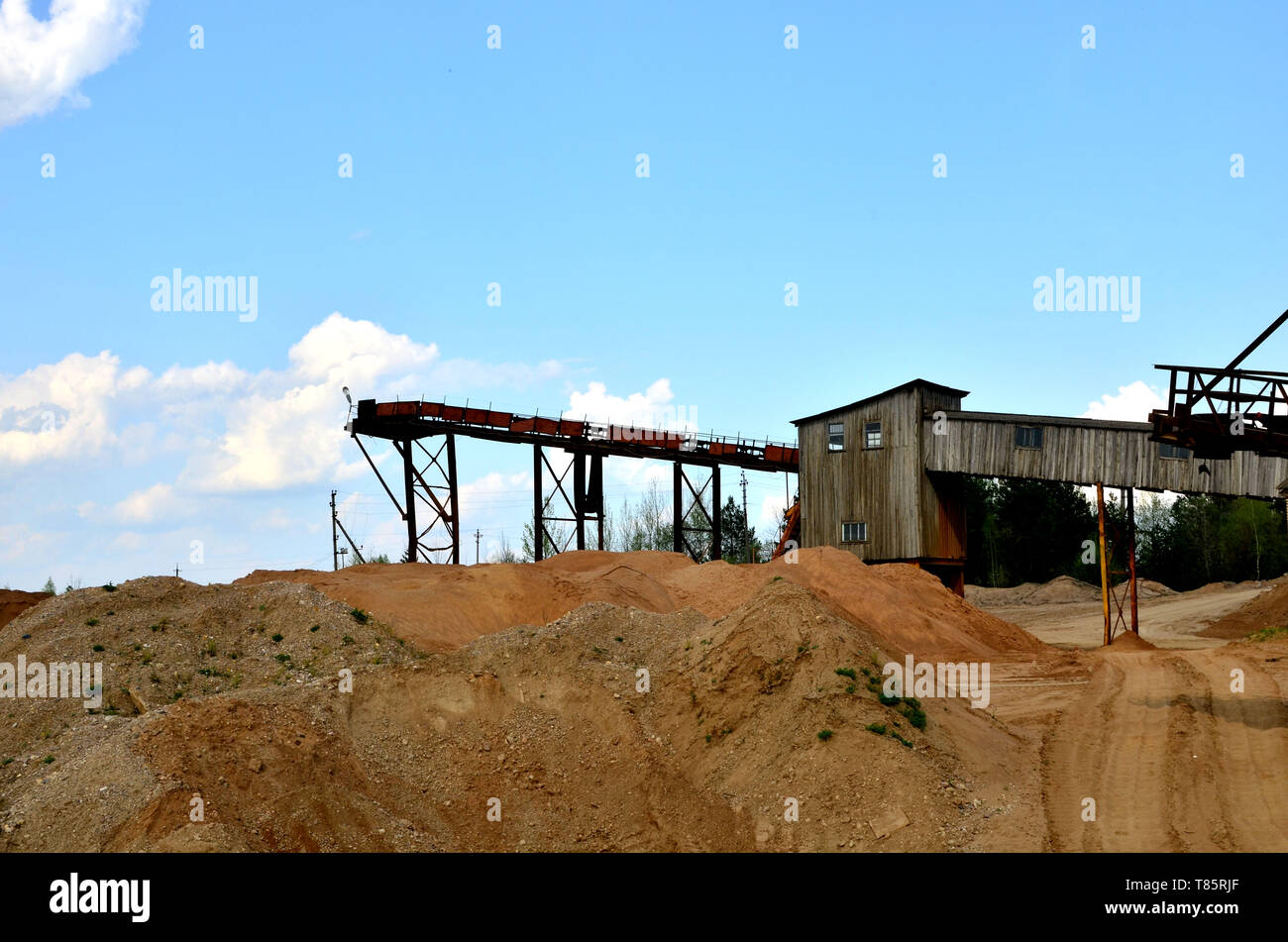 Sorting aggregates hi-res stock photography and images - Alamy