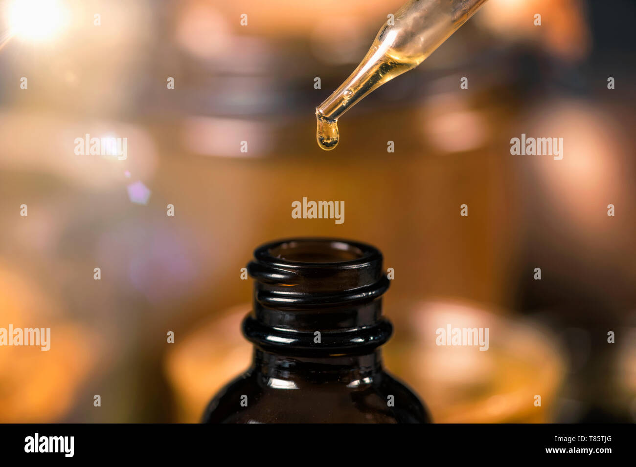 Propolis hi-res stock photography and images - Alamy