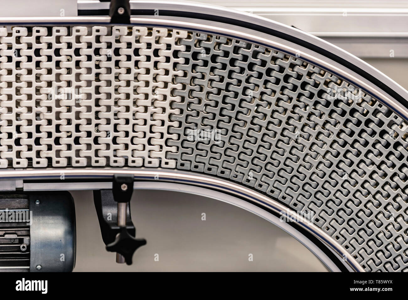 Automated industrial conveyor system hi-res stock photography and ...