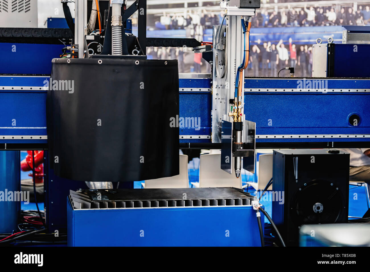 Laser cutting machine hi-res stock photography and images - Alamy