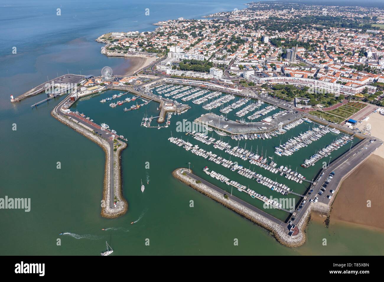 Charente maritime, house boat hi-res stock photography and images - Alamy