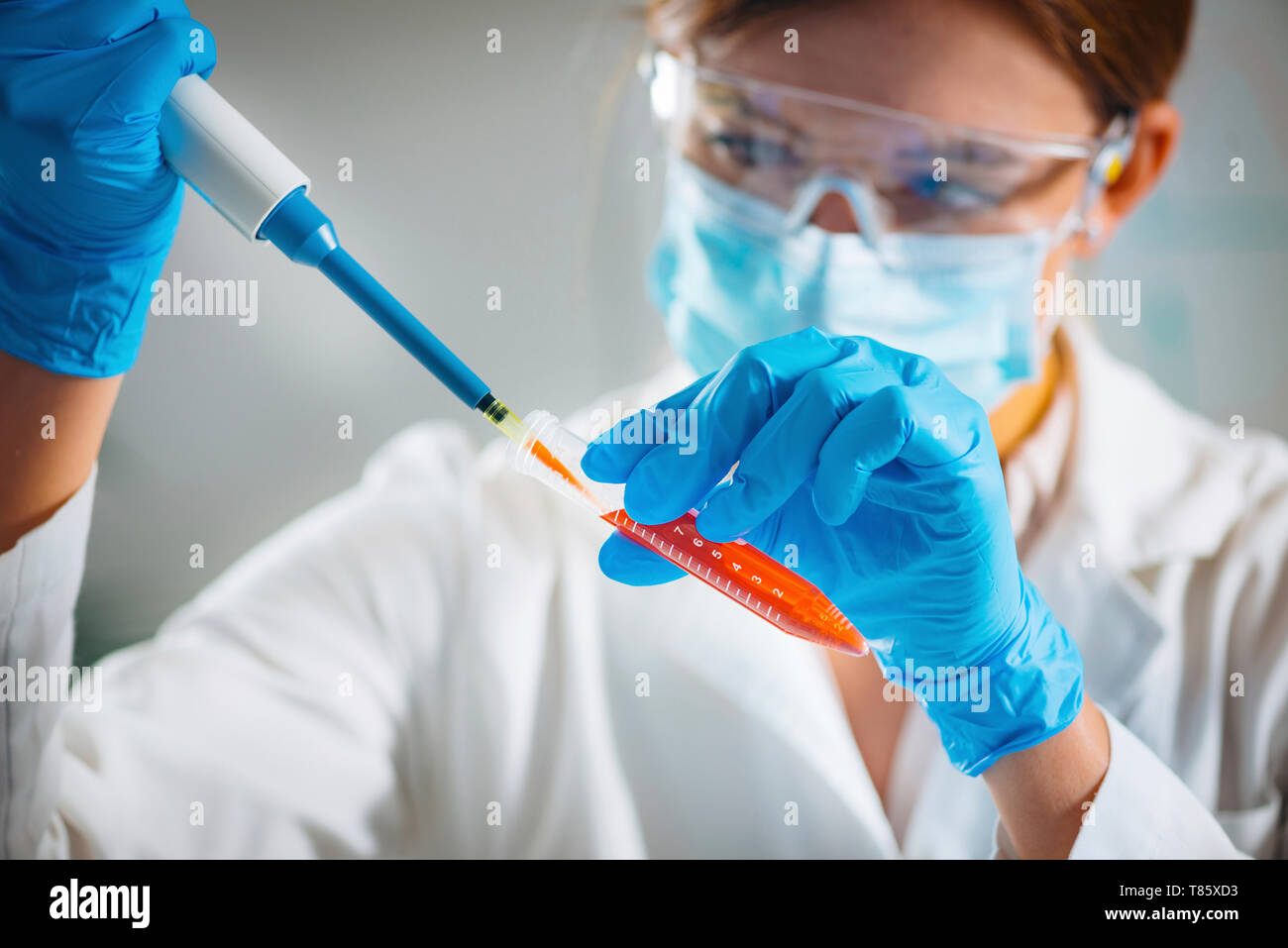 Pipetting Liquid Test Tube High Resolution Stock Photography and Images ...