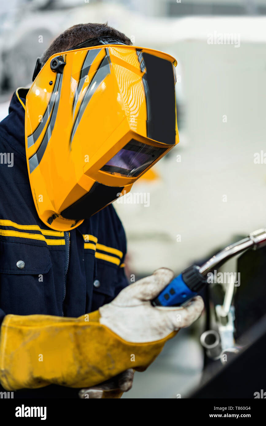 Welder at work Stock Photo - Alamy