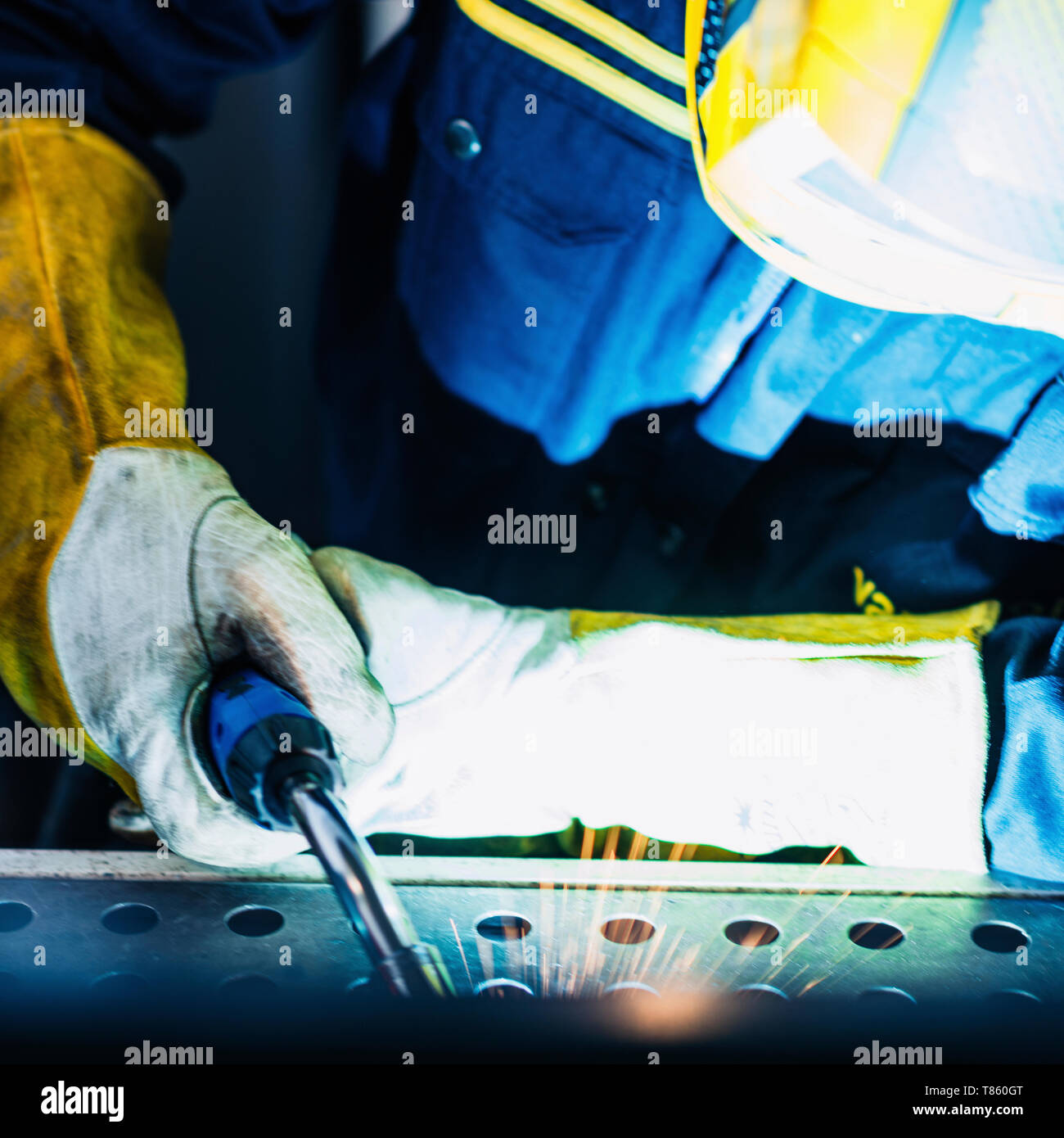 Welder at work Stock Photo - Alamy