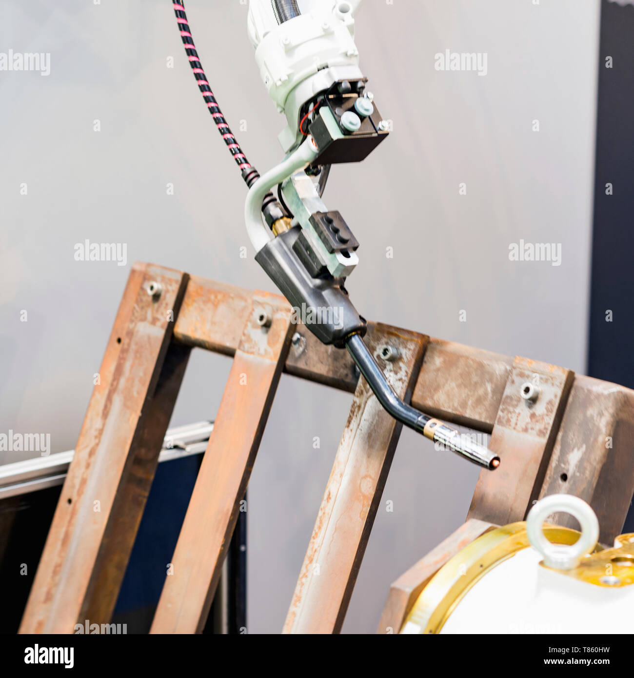 Plasma cutter hi-res stock photography and images - Alamy