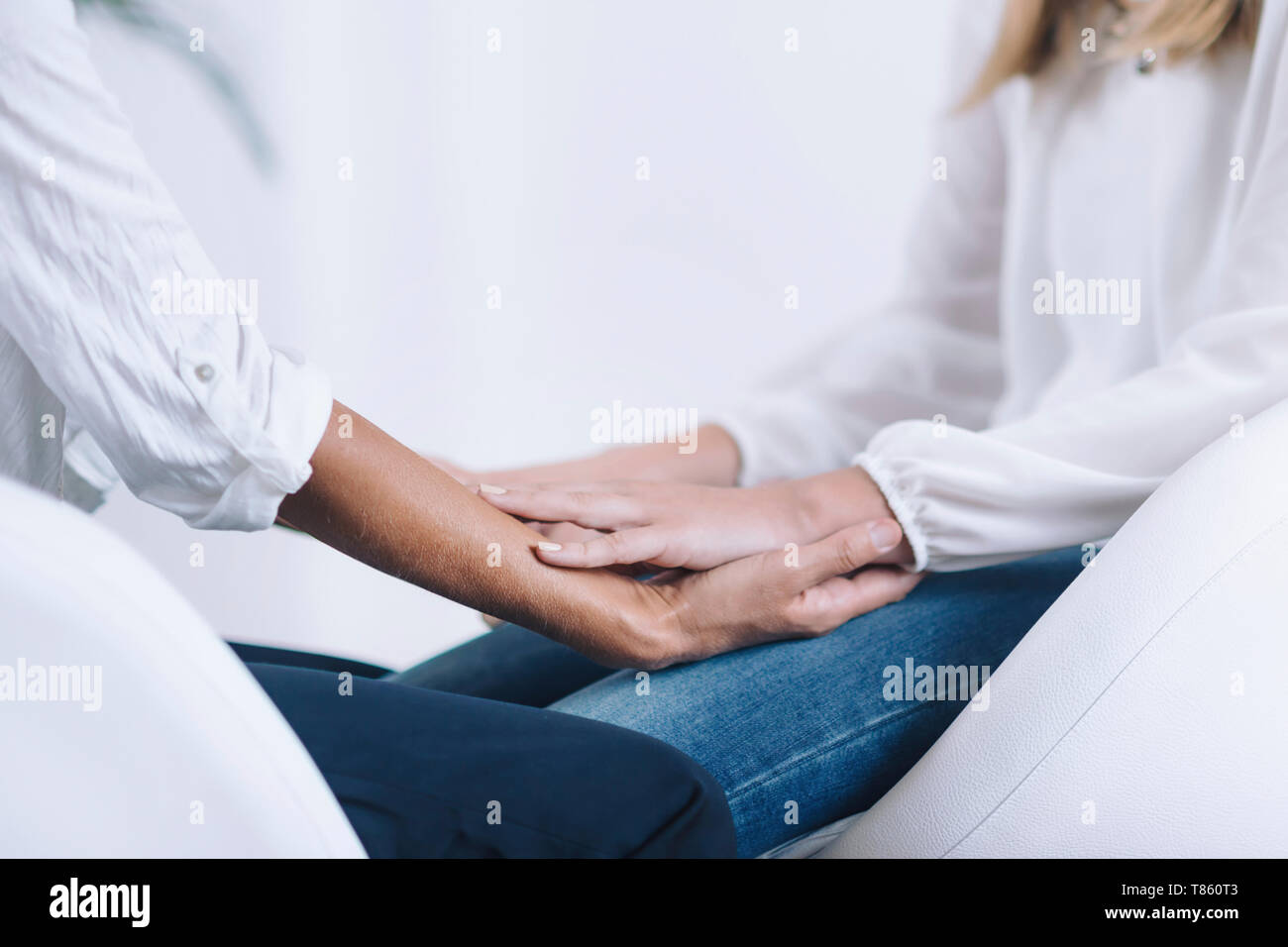 Healing hands hi-res stock photography and images - Alamy