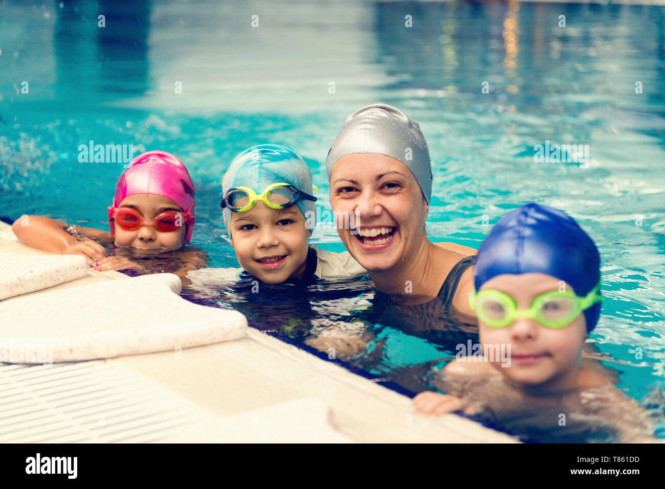 Class of small children hi-res stock photography and images - Alamy