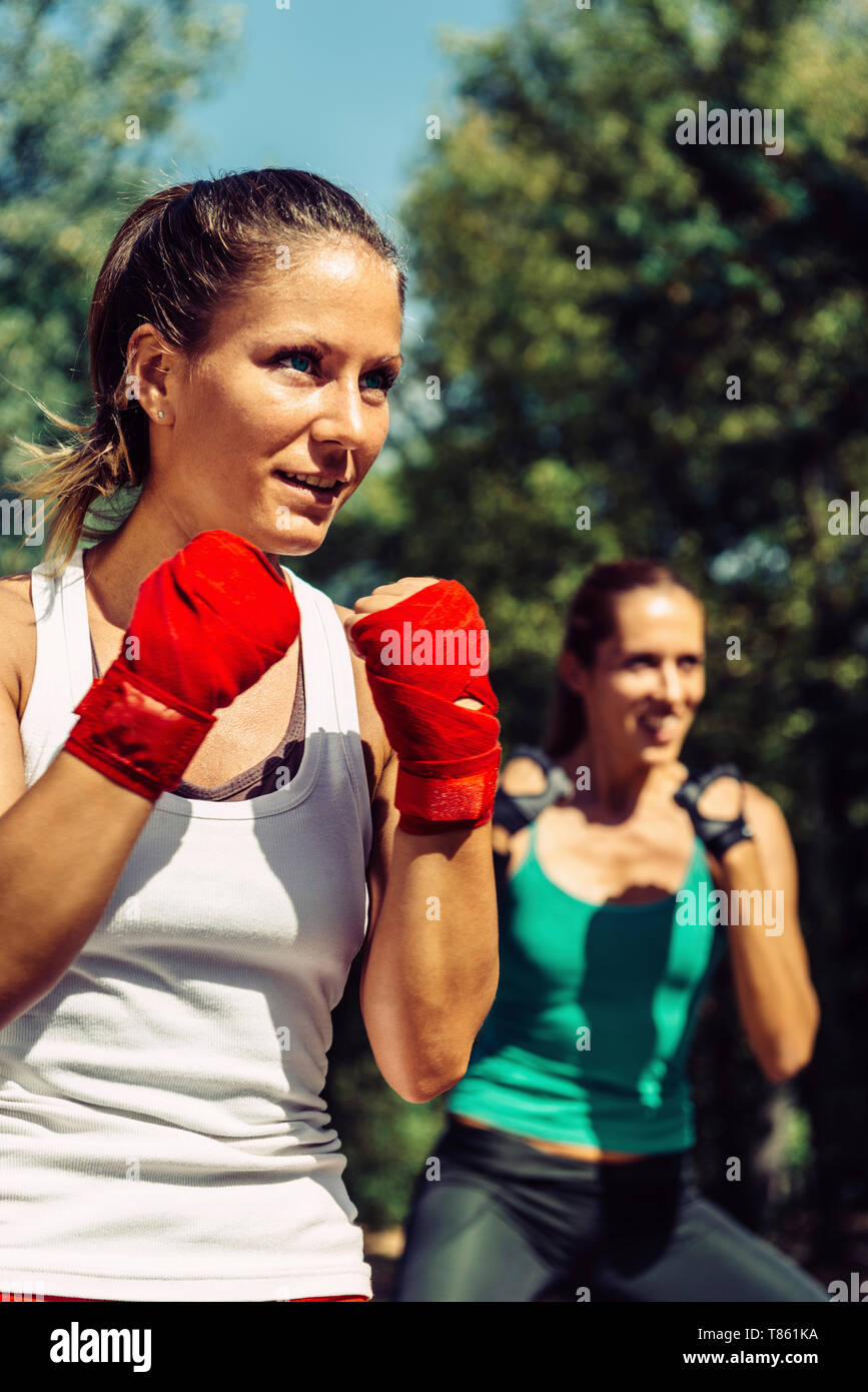 Girl kickboxing hi-res stock photography and images - Alamy
