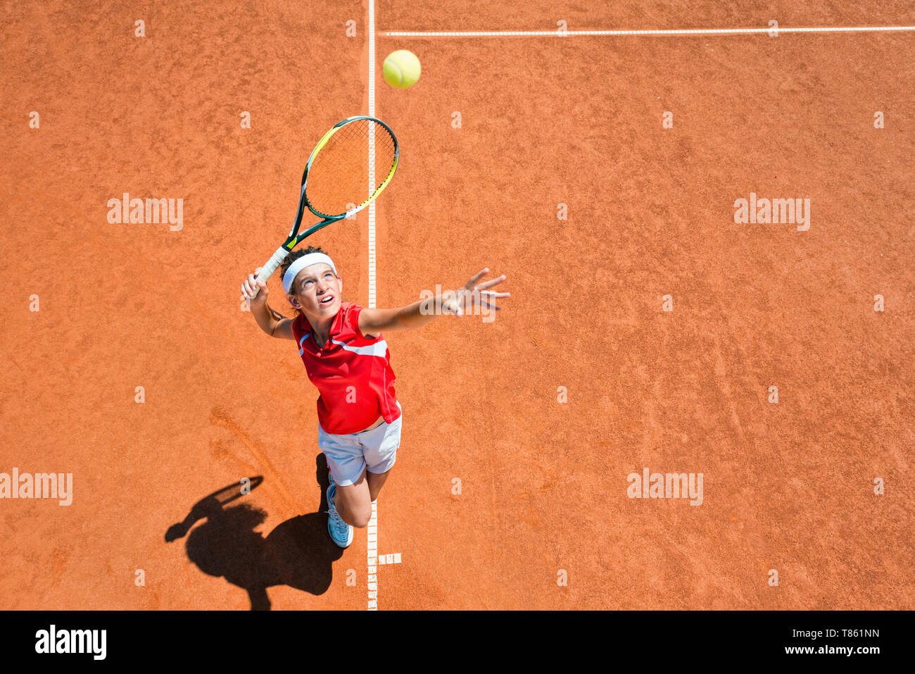 Tennis player serving hi-res stock photography and images - Alamy