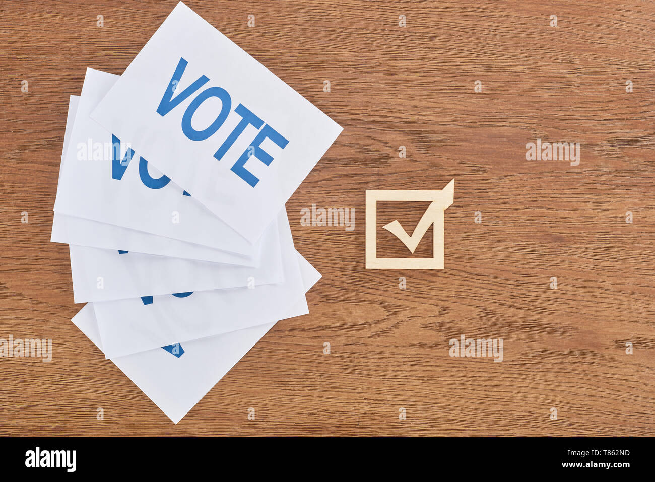 How to vote cards hi-res stock photography and images - Alamy