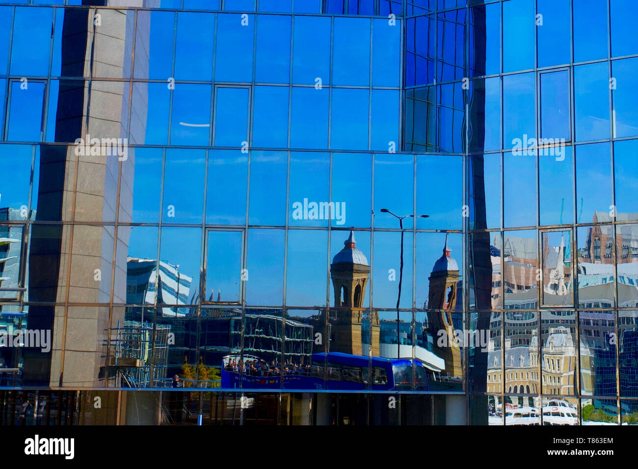 Price waterhouse coopers hi-res stock photography and images - Alamy