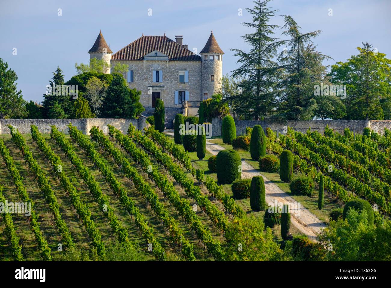 Chateau de chambert hi-res stock photography and images - Alamy