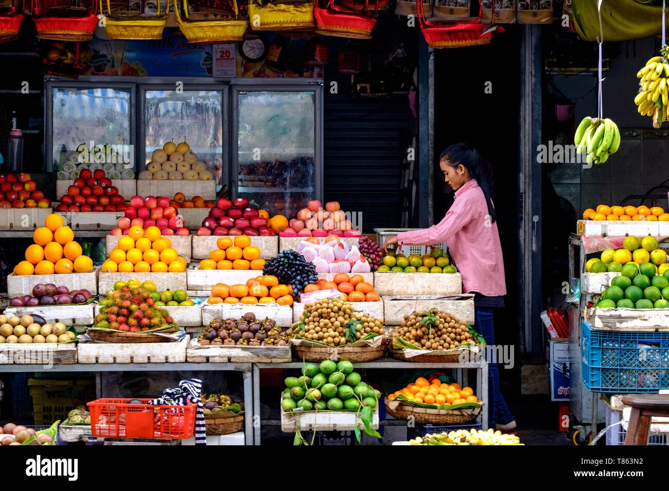 Cambodia, Phnom Penh, fruit stall at the market Stock Photo - Alamy