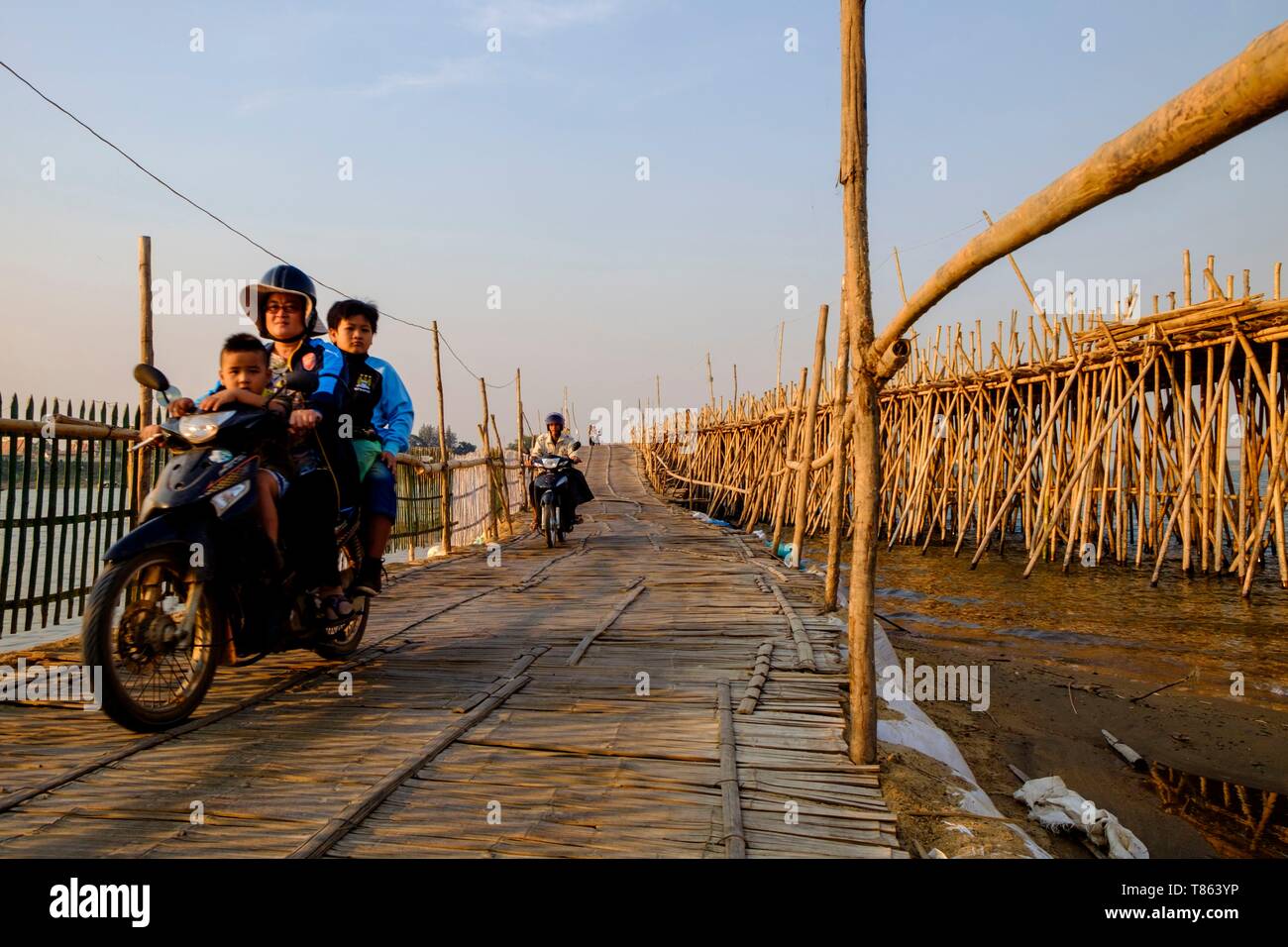 Cambodia, Kompong Cham province, Kompong Cham, bamboo bridge of Koh ...