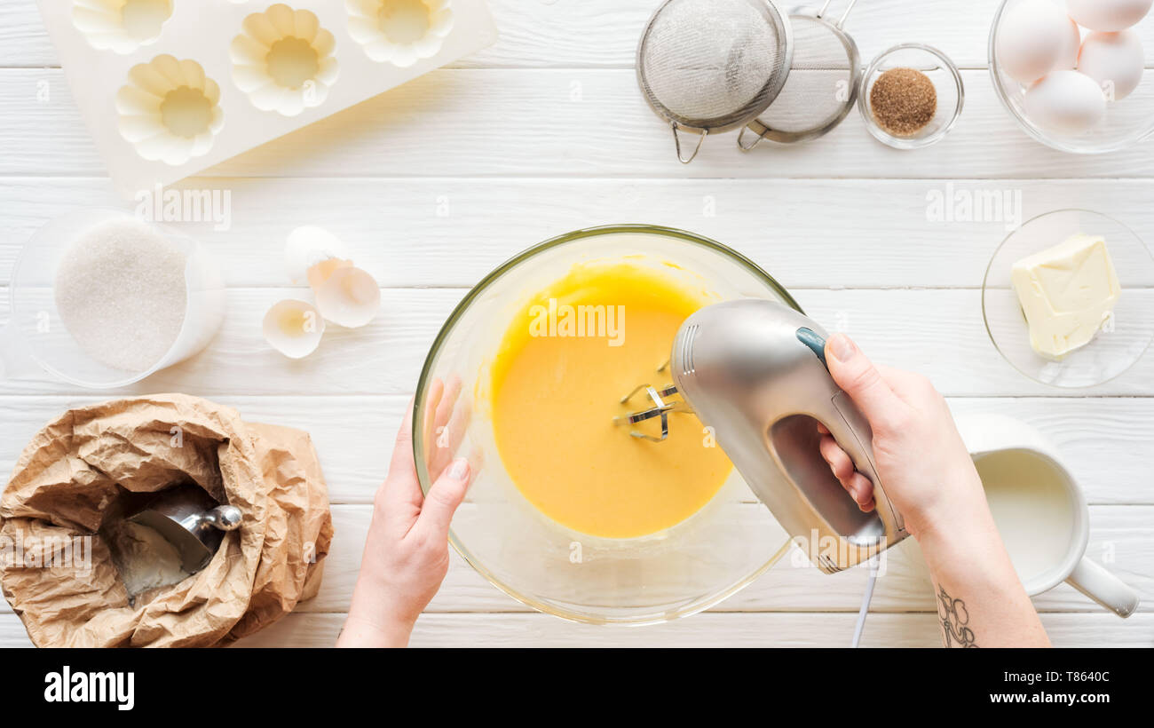 Hand mixer top view hi-res stock photography and images - Alamy