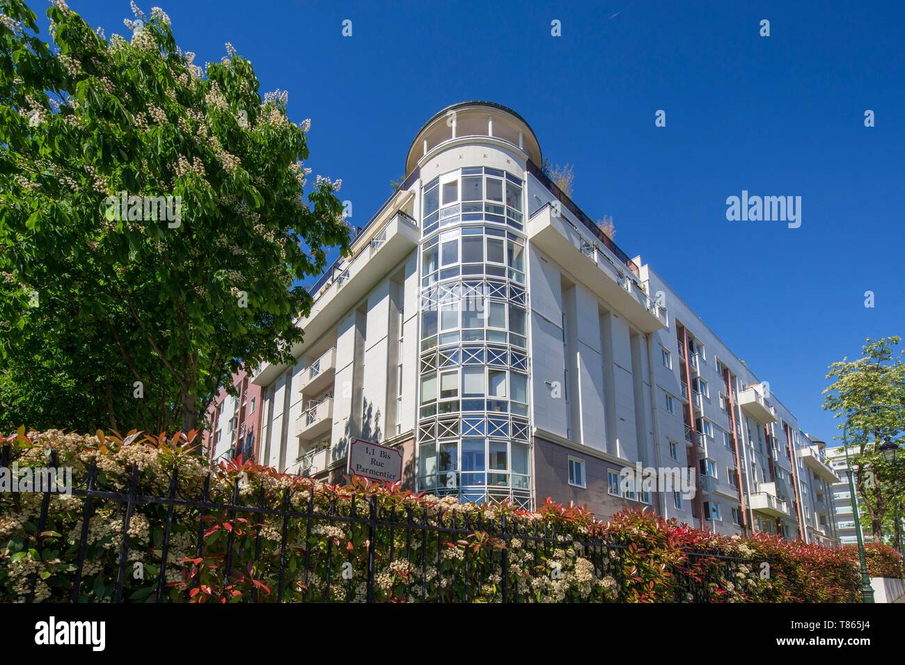 France, Hauts de Seine, Puteaux, residence of the Rives de Seine Stock ...