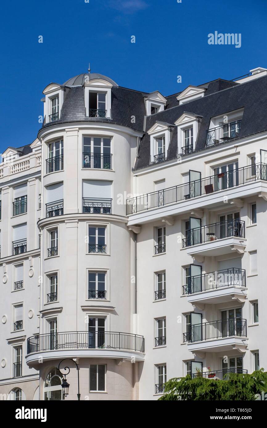 Haussmannian hi-res stock photography and images - Alamy