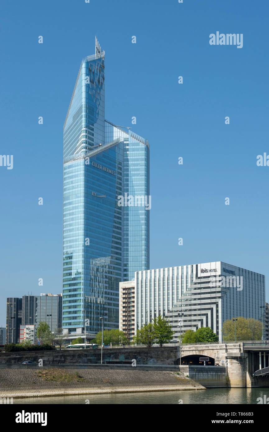 France, Hauts de Seine, Puteaux, Seine river, La Defense district Stock ...