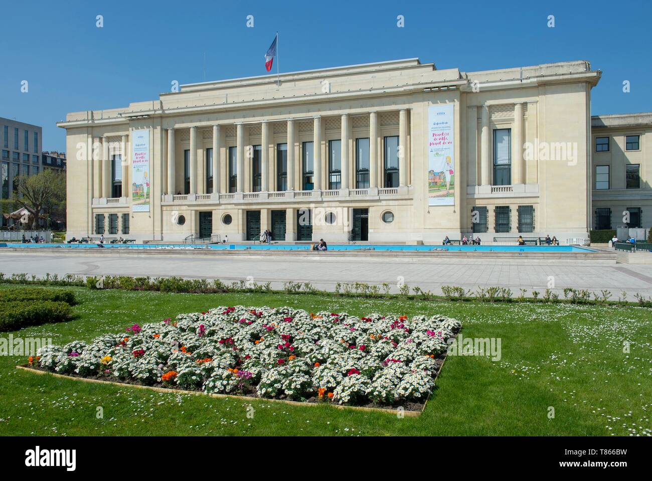 France, Hauts de Seine, Puteaux, Town Hall, building with Art Deco ...