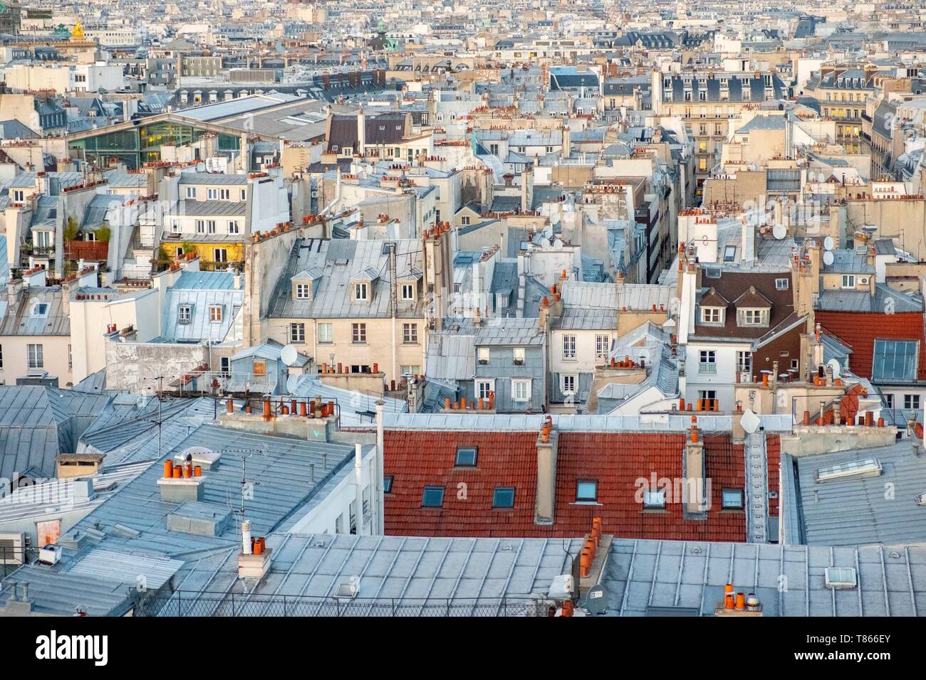 Zinc roofs paris hi-res stock photography and images - Alamy