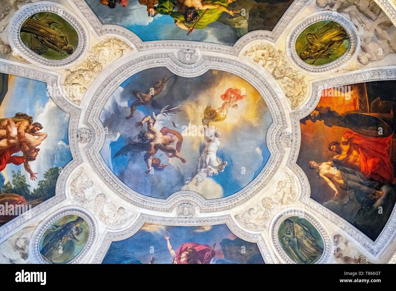 France, Paris, the Louvre Museum, the Apollo Gallery Stock Photo - Alamy