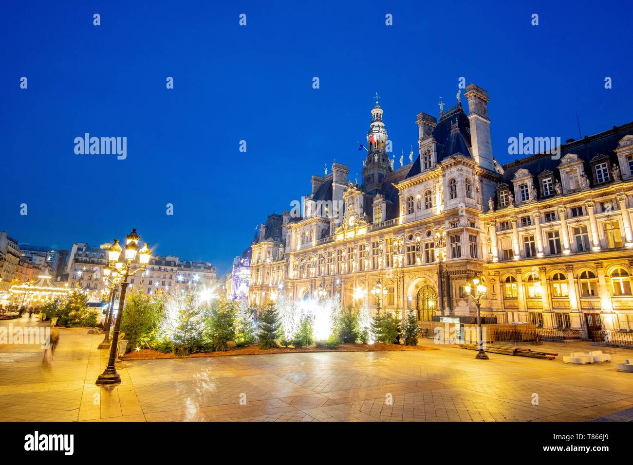 Town hall of paris at night hi-res stock photography and images - Alamy
