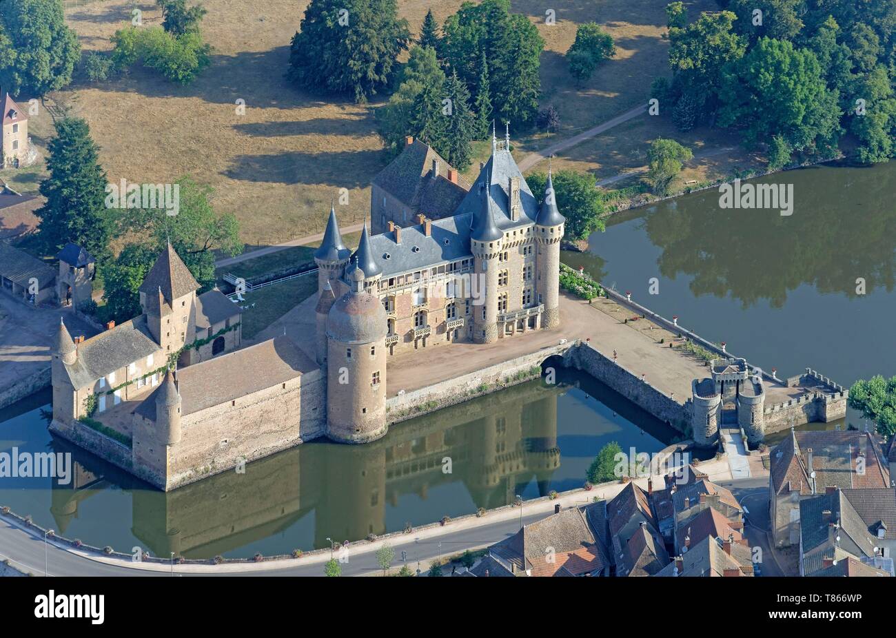Castle of la clayette hi-res stock photography and images - Alamy