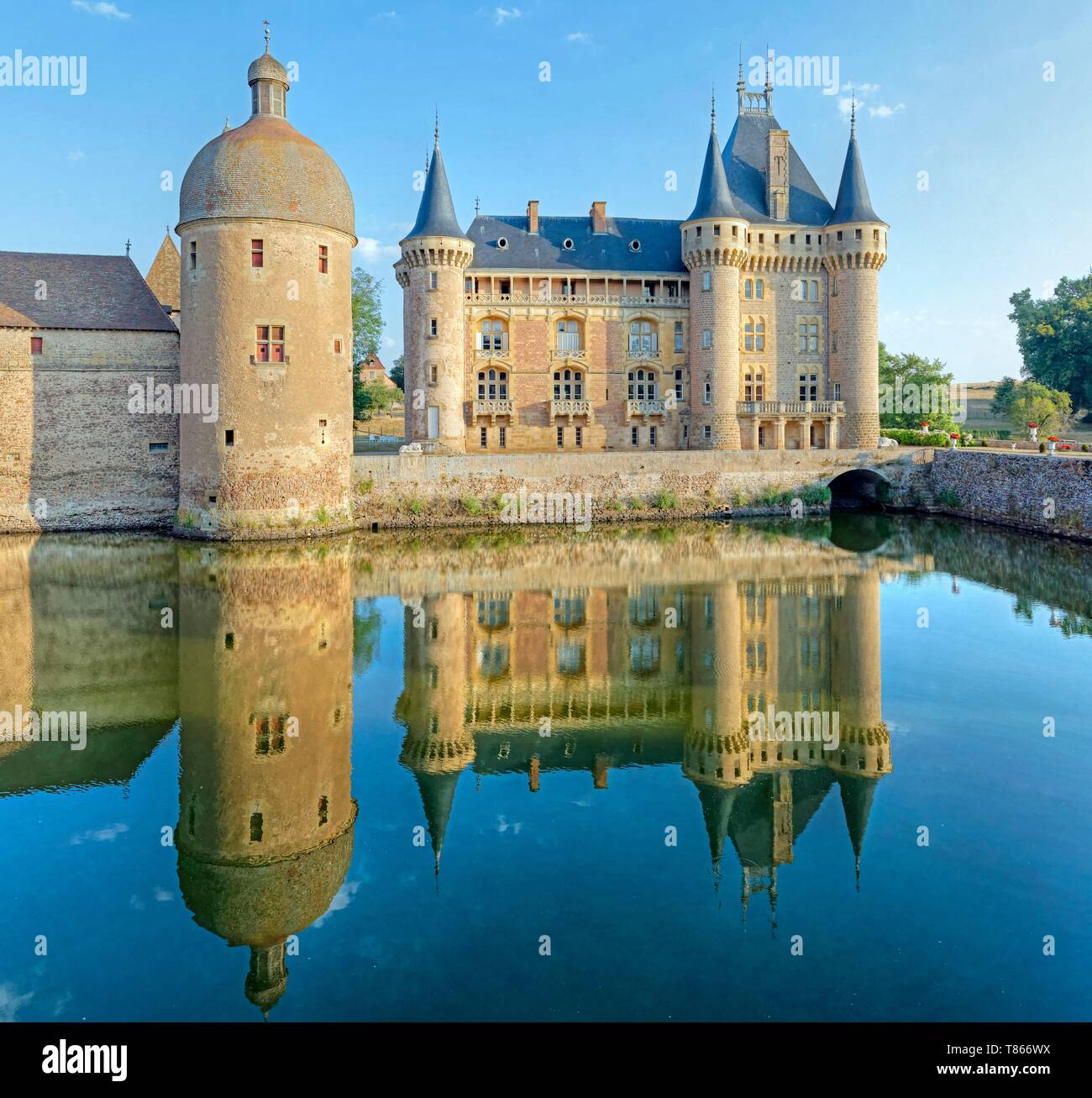 La clayette castle hi-res stock photography and images - Alamy