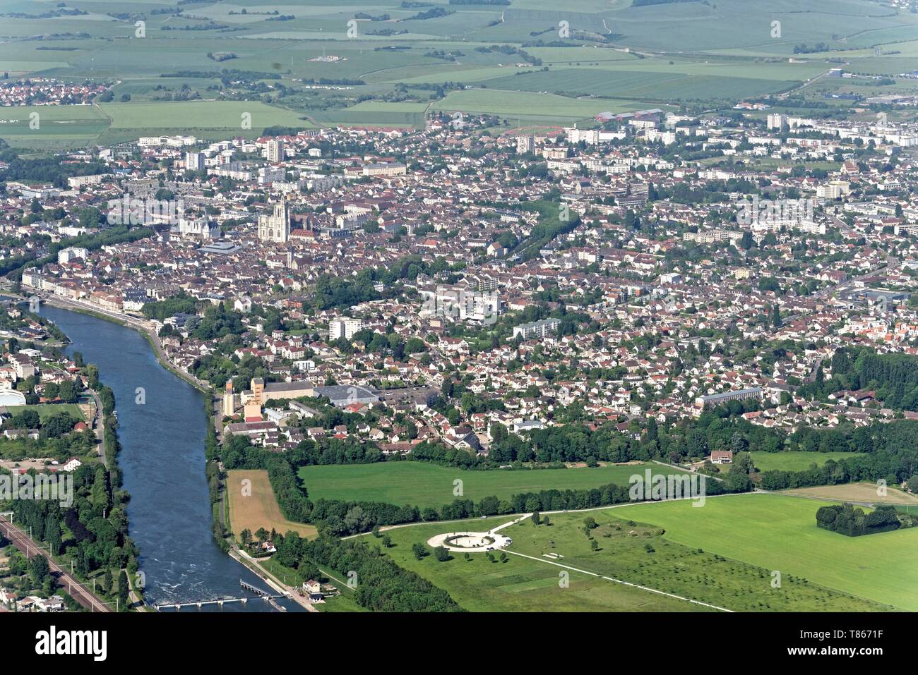Pont sur yonne hi-res stock photography and images - Alamy