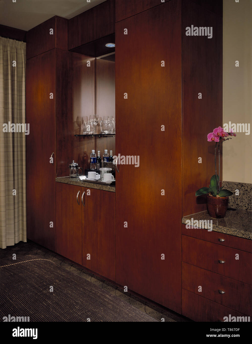 Home liquor cabinet hi-res stock photography and images - Alamy