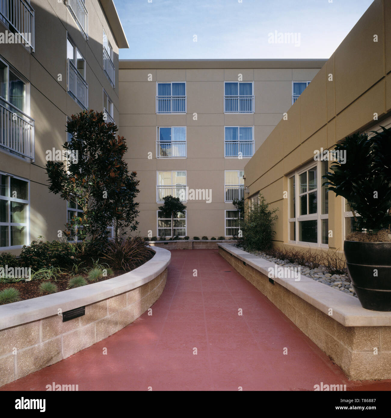 Path between buildings hi-res stock photography and images - Alamy