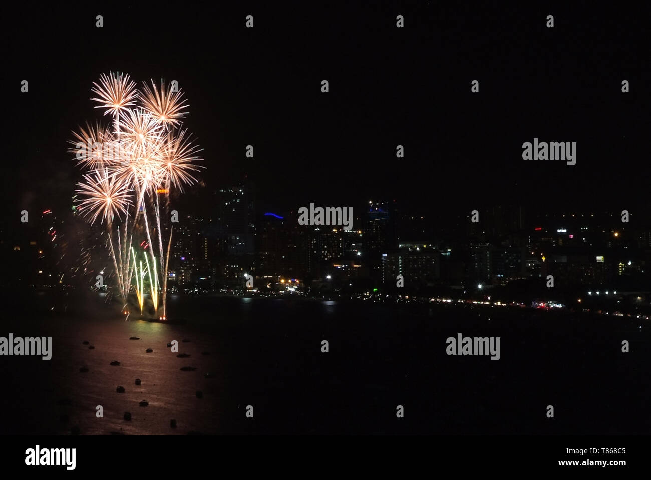 Pattaya International Fireworks Festival Stock Photo - Alamy