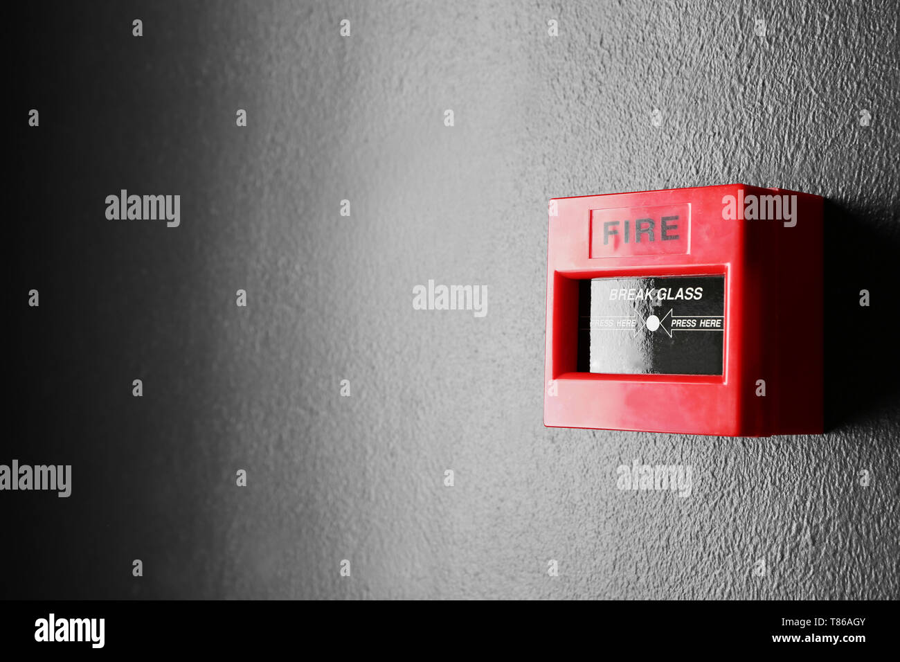 Installed fire alarm call point hi-res stock photography and images - Alamy