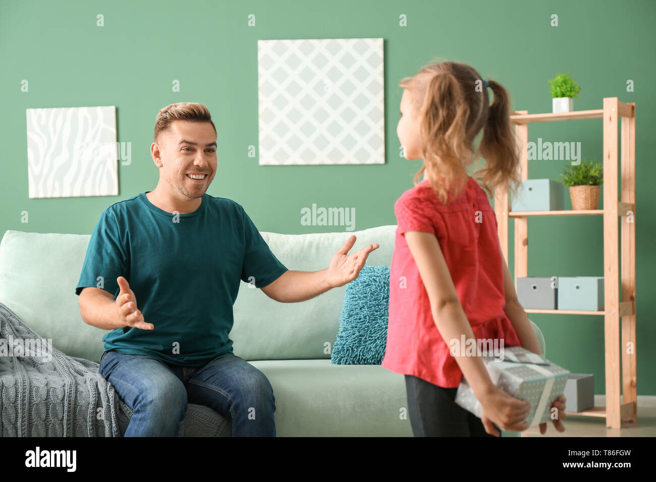 Hiding daddy hi-res stock photography and images - Alamy