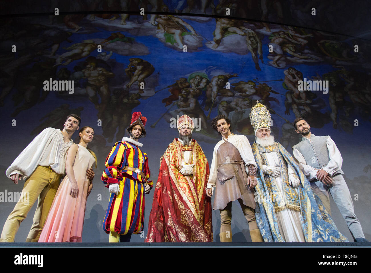 Cast of the "Last Judgment. The Sistine Chapel Immersive Show ...