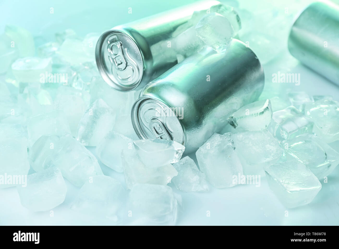 Cans refreshing drink ice cubes hi-res stock photography and images - Alamy