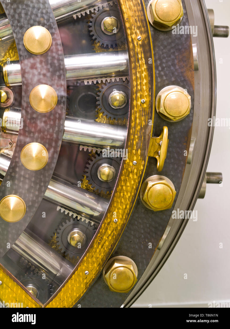 Vault door mechanism hi-res stock photography and images - Alamy