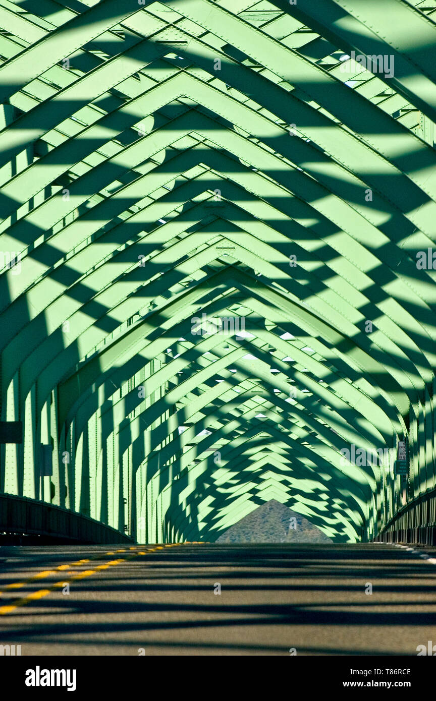 Cross over structure hi-res stock photography and images - Alamy