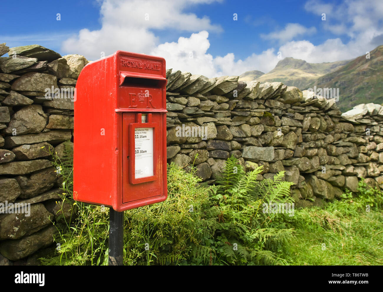 English red mailbox hi-res stock photography and images - Alamy
