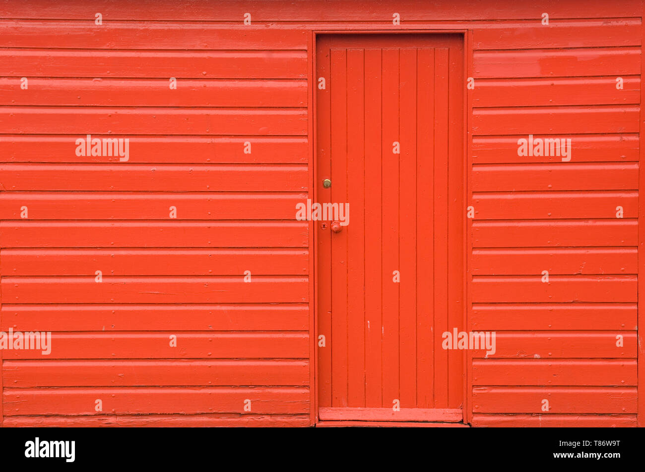 Red Wooden Shed Stock Photo - Alamy