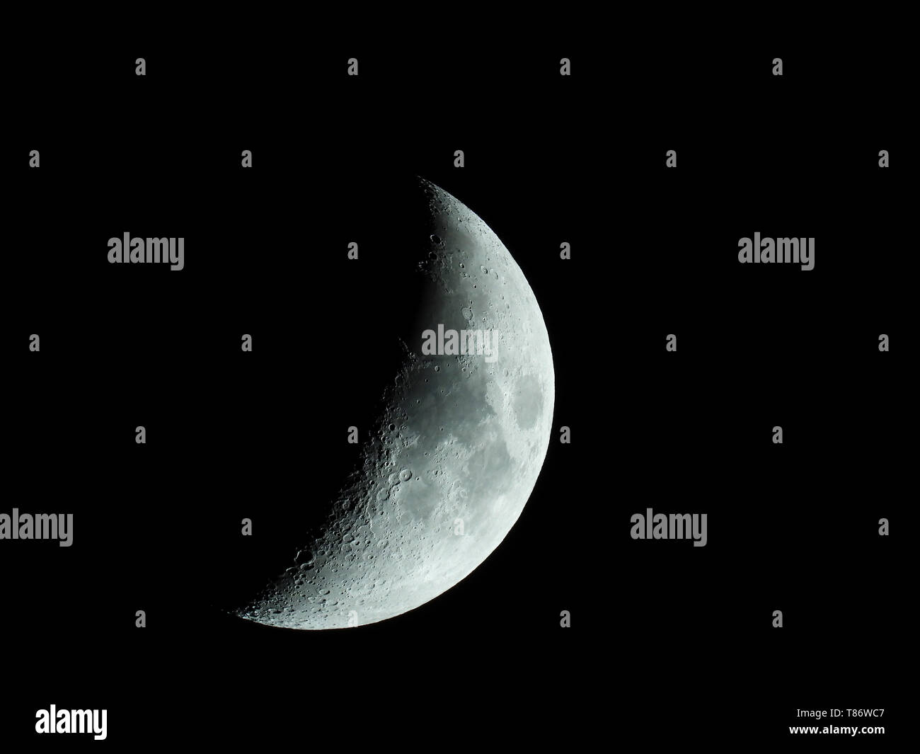 Waning crescent moon earthshine hi-res stock photography and images - Alamy