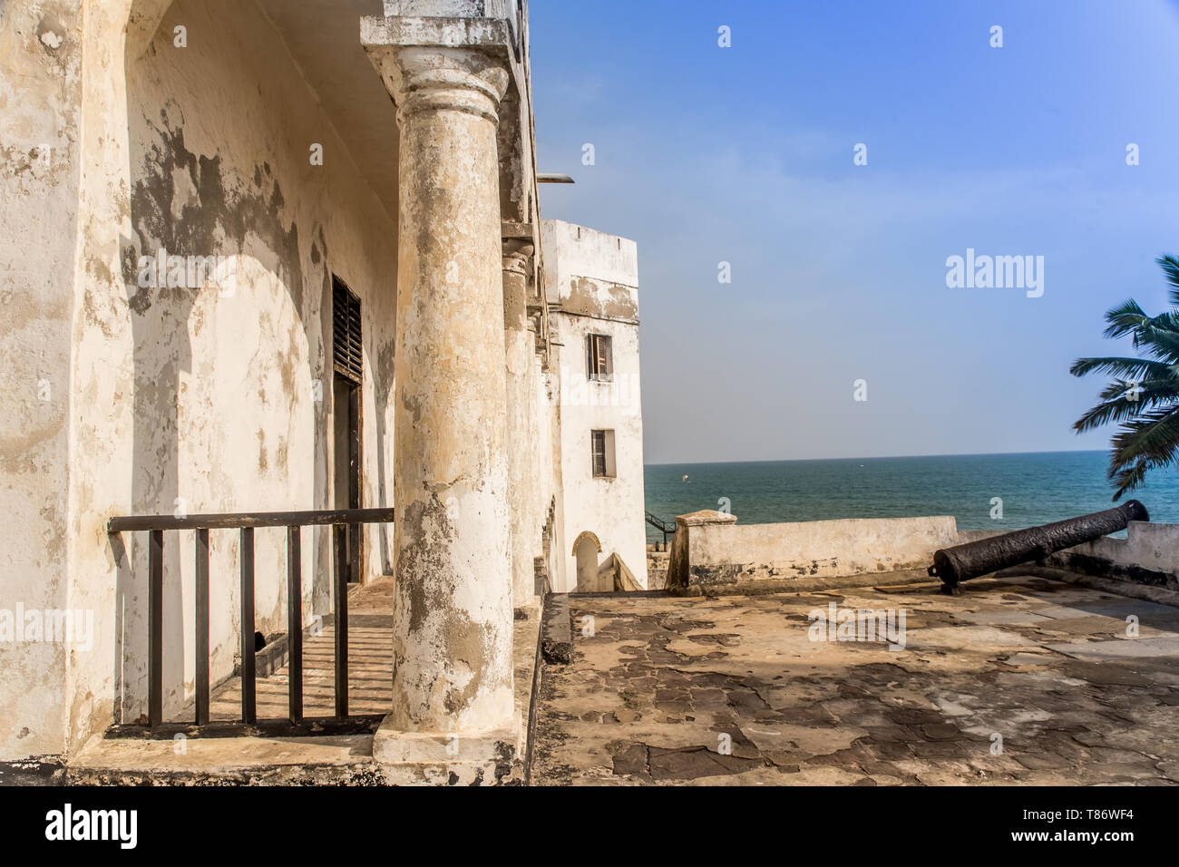 Cape coast castle hi-res stock photography and images - Alamy