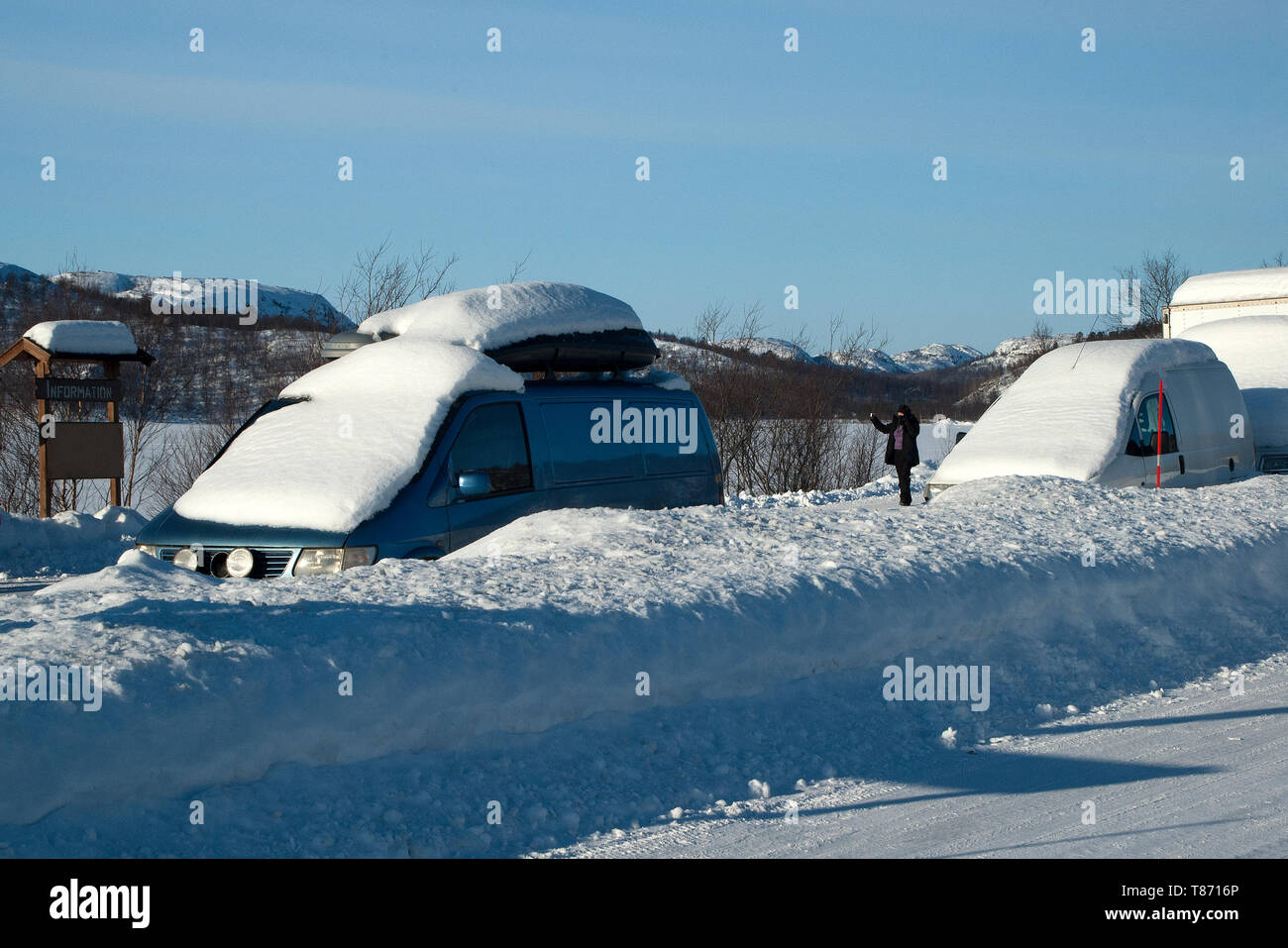 Cars covered in snow norway hi-res stock photography and images - Alamy