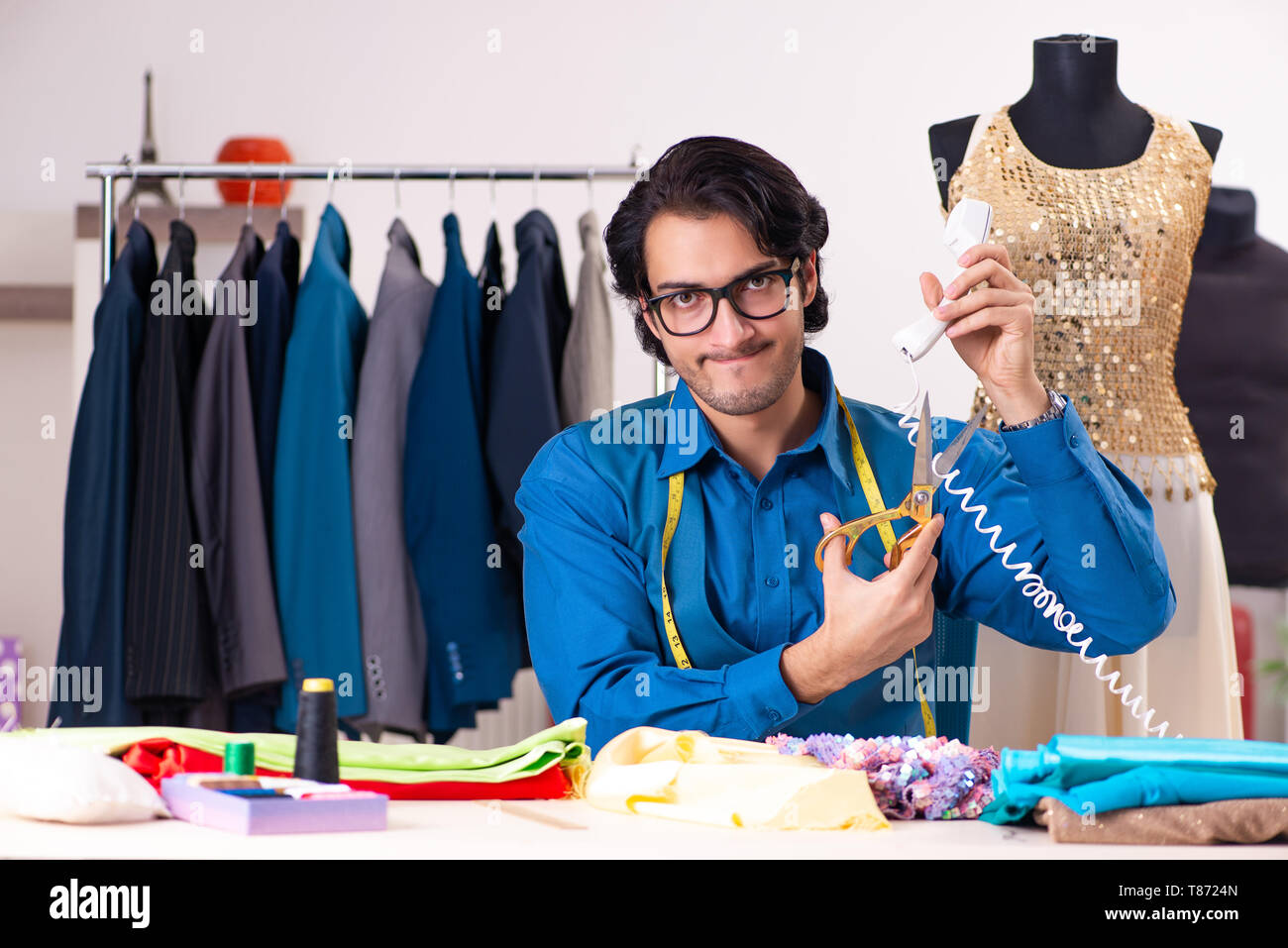 Angry customer clothes shop hi-res stock photography and images - Alamy